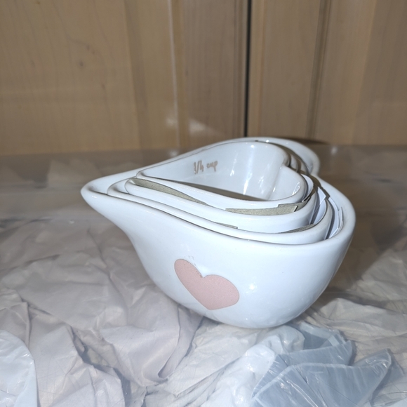 the bake shop | Kitchen | Heart Shaped Measuring Cups From The Bake ...